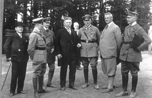 EN:Nationalsozialistische Deutsche Arbeiterpartei (NSDAP-National ...